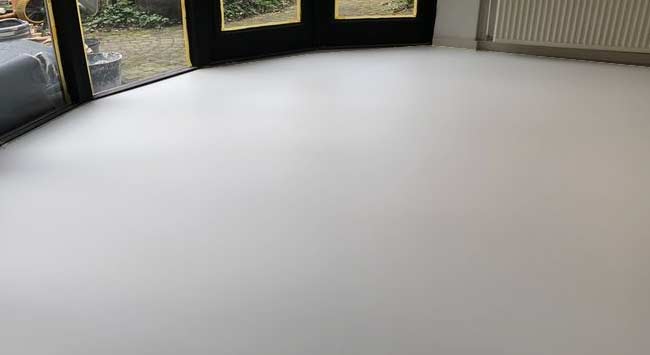 Wat is de Dikte van een PVC Vloer? (Met Egaline) | GelukkigerWonen